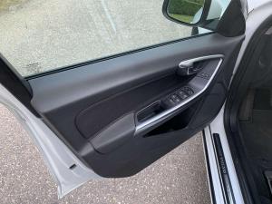 Balts Volvo V60 2014 Ukmergė, ar dzinēja tilpumu 1.56 L un nobraukumu 265 tūkst. km par 5200 €, foto 20 vietnē AUTOMOTO.COM.LV
