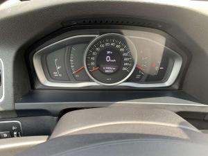 Balts Volvo V60 2014 Ukmergė, ar dzinēja tilpumu 1.56 L un nobraukumu 265 tūkst. km par 5200 €, foto 25 vietnē AUTOMOTO.COM.LV