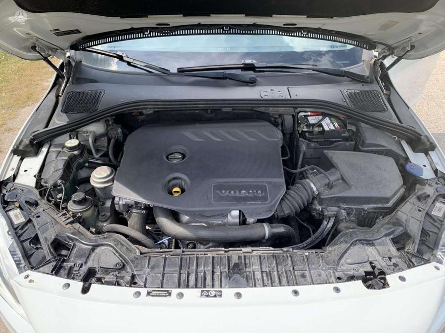 Balts Volvo V60 2014 Ukmergė, ar dzinēja tilpumu 1.56 L un nobraukumu 265 tūkst. km par 5200 €, foto 27 vietnē AUTOMOTO.COM.LV