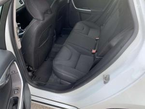 Balts Volvo V60 2014 Ukmergė, ar dzinēja tilpumu 1.56 L un nobraukumu 265 tūkst. km par 5200 €, foto 28 vietnē AUTOMOTO.COM.LV