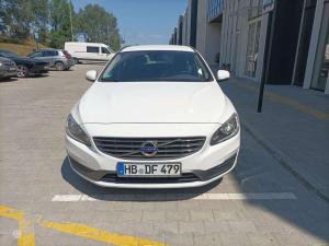 Белый Вольво B60 2014 в Вильнюс, объемом двигателя 1.98 л и пробегом 250 тыс. км за 6290 €, фото  на AUTOMOTO.COM.LV