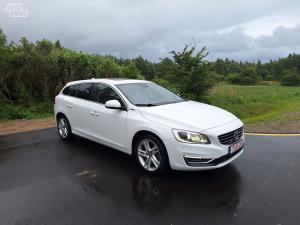 Balts Volvo V60 2014 Klaipėda, ar dzinēja tilpumu 2.40 L un nobraukumu 239 tūkst. km par 5200 €, foto  vietnē AUTOMOTO.COM.LV