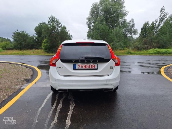 Белый Вольво B60 2014 в Клайпеда, объемом двигателя 2.40 л и пробегом 239 тыс. км за 5200 €, фото 6 на AUTOMOTO.COM.LV