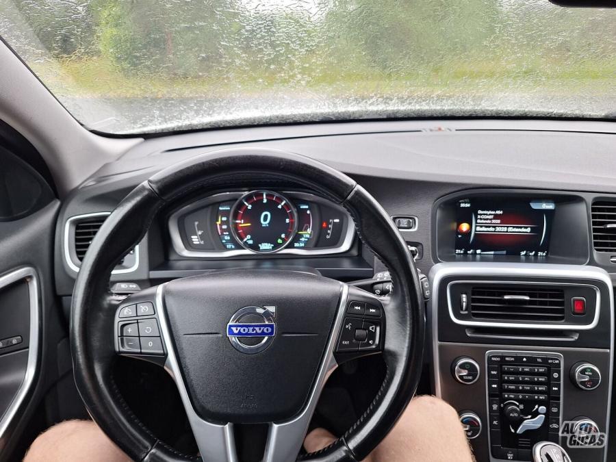 Белый Вольво B60 2014 в Клайпеда, объемом двигателя 2.40 л и пробегом 239 тыс. км за 5200 €, фото 13 на AUTOMOTO.COM.LV