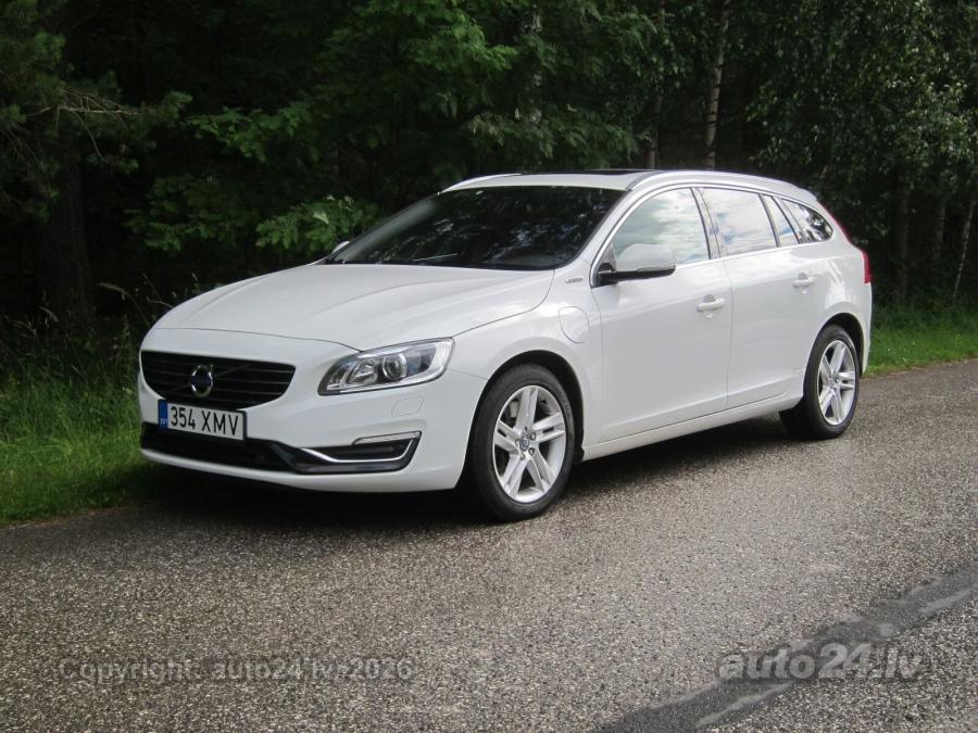 Balts Volvo V60 2014 Tartu, ar dzinēja tilpumu 2.40 L un nobraukumu 221 tūkst. km par 8490 €, foto 1 vietnē AUTOMOTO.COM.LV