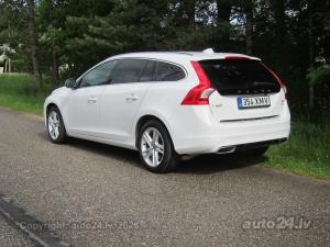 Balts Volvo V60 2014 Tartu, ar dzinēja tilpumu 2.40 L un nobraukumu 221 tūkst. km par 8490 €, foto 4 vietnē AUTOMOTO.COM.LV