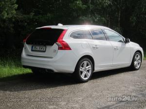 Balts Volvo V60 2014 Tartu, ar dzinēja tilpumu 2.40 L un nobraukumu 221 tūkst. km par 8490 €, foto 5 vietnē AUTOMOTO.COM.LV