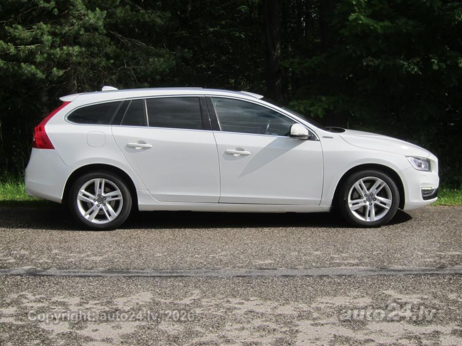 Balts Volvo V60 2014 Tartu, ar dzinēja tilpumu 2.40 L un nobraukumu 221 tūkst. km par 8490 €, foto 7 vietnē AUTOMOTO.COM.LV