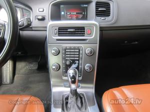Balts Volvo V60 2014 Tartu, ar dzinēja tilpumu 2.40 L un nobraukumu 221 tūkst. km par 8490 €, foto 11 vietnē AUTOMOTO.COM.LV