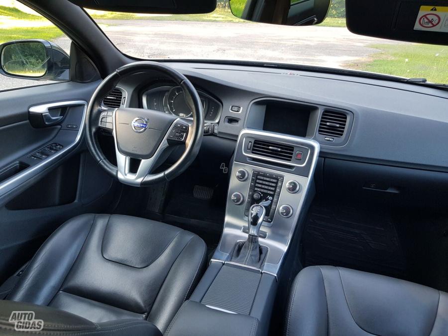 Balts Volvo V60 2014 Viļņa, ar dzinēja tilpumu 2.40 L un nobraukumu 259 tūkst. km par 8750 €, foto 12 vietnē AUTOMOTO.COM.LV