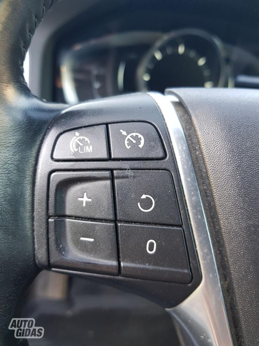 Balts Volvo V60 2014 Viļņa, ar dzinēja tilpumu 2.40 L un nobraukumu 259 tūkst. km par 8750 €, foto 15 vietnē AUTOMOTO.COM.LV