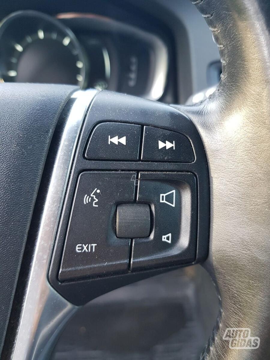 Balts Volvo V60 2014 Viļņa, ar dzinēja tilpumu 2.40 L un nobraukumu 259 tūkst. km par 8750 €, foto 16 vietnē AUTOMOTO.COM.LV