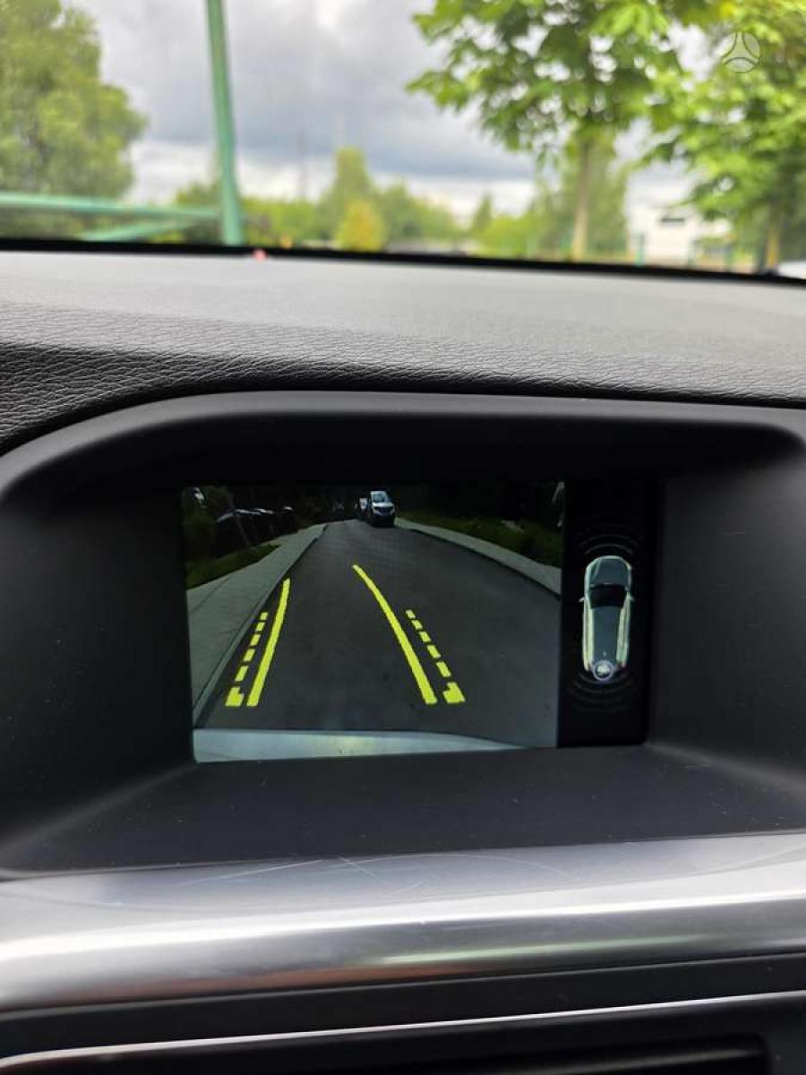 White Volvo V60 2014 in Vilnius, with an engine capacity of 2.40 L and mileage of 268 thousand km for 6500 €, photo 20 on AUTOMOTO.COM.LV