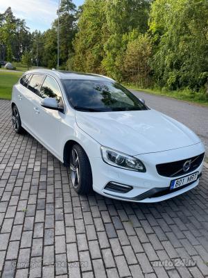 White Volvo V60 2014 in Tallinn, with an engine capacity of 2.00 L and mileage of 235 thousand km for 9800 €, photo  on AUTOMOTO.COM.LV