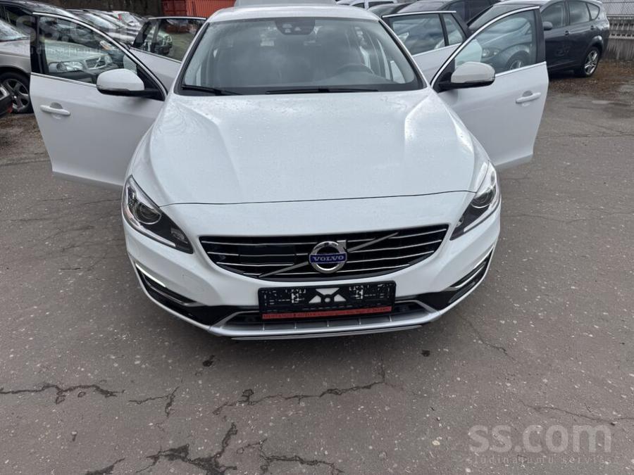 Белый Вольво B60 2014 в Рига, объемом двигателя 2.40 л и пробегом 97 тыс. км за 13700 €, фото 1 на AUTOMOTO.COM.LV