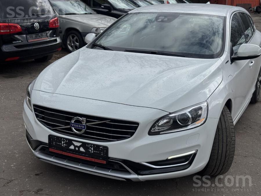 Белый Вольво B60 2014 в Рига, объемом двигателя 2.40 л и пробегом 97 тыс. км за 13700 €, фото 7 на AUTOMOTO.COM.LV