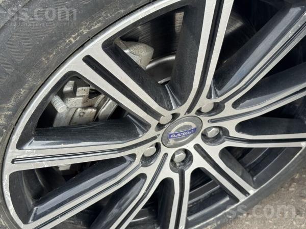 Balts Volvo V60 2014 Rīga, ar dzinēja tilpumu 2.40 L un nobraukumu 97 tūkst. km par 13700 €, foto 8 vietnē AUTOMOTO.COM.LV