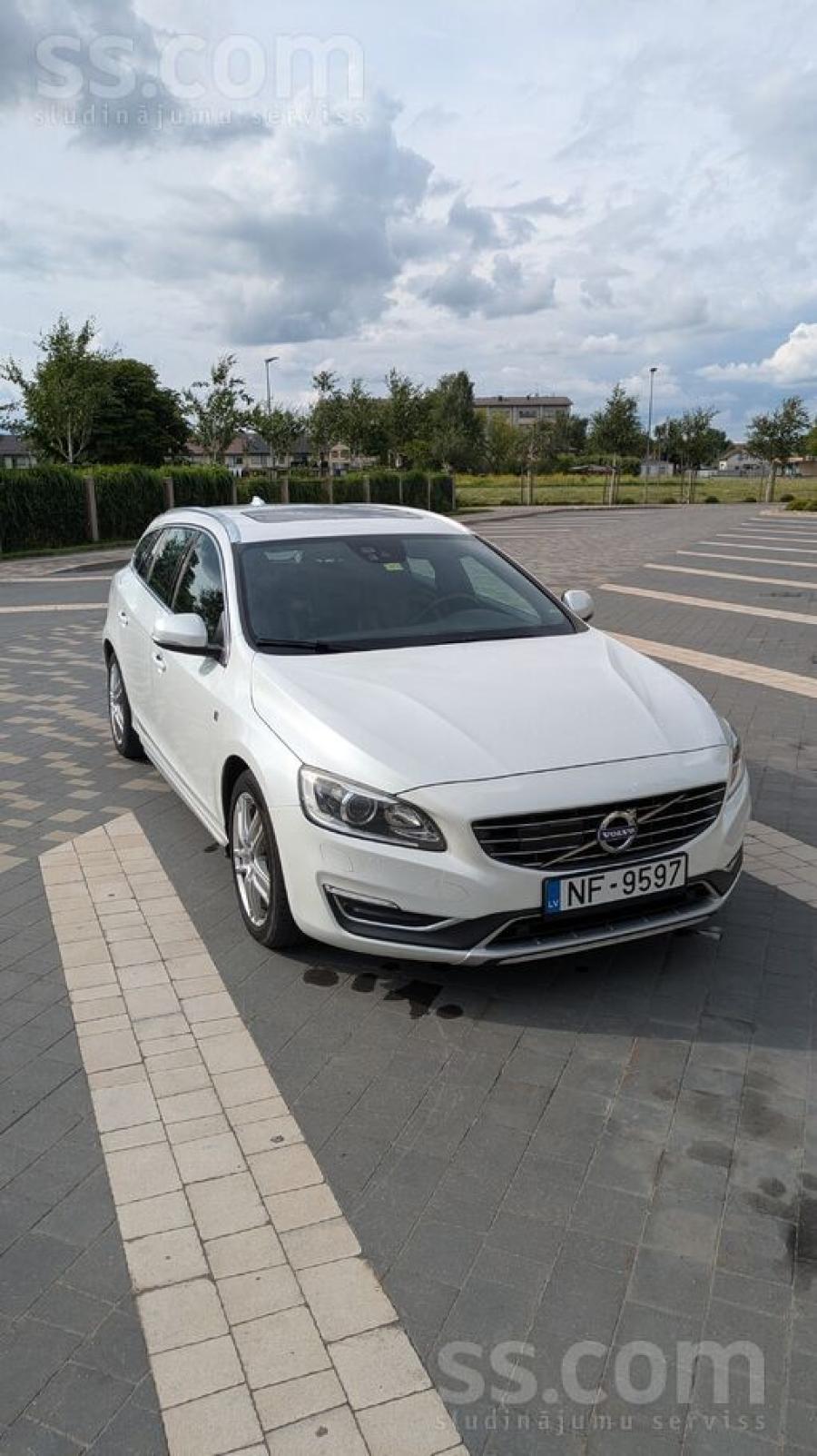 Белый Вольво B60 2014 в Елгава, объемом двигателя 2.00 л и пробегом 333 тыс. км за 7700 €, фото 4 на AUTOMOTO.COM.LV