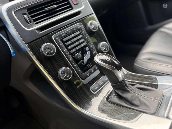 Balts Volvo V60 2014 Kazlų Rūda, ar dzinēja tilpumu 2.40 L un nobraukumu 304 tūkst. km par 7550 €, foto 10 vietnē AUTOMOTO.COM.LV