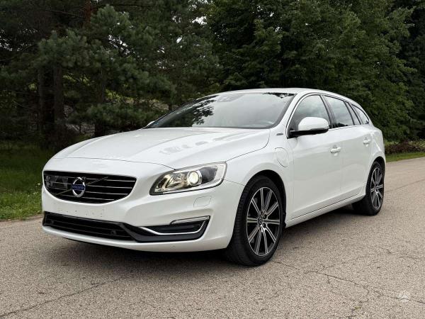 Белый Вольво B60 2014 в Каунас, объемом двигателя 2.40 л и пробегом 192 тыс. км за 7300 €, фото 1 на AUTOMOTO.COM.LV
