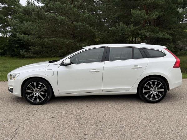 Белый Вольво B60 2014 в Каунас, объемом двигателя 2.40 л и пробегом 192 тыс. км за 7300 €, фото 2 на AUTOMOTO.COM.LV