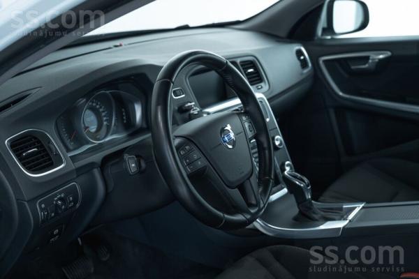 Белый Вольво B60 2014 в Рига, объемом двигателя 1.60 л и пробегом 163 тыс. км за 10900 €, фото 5 на AUTOMOTO.COM.LV