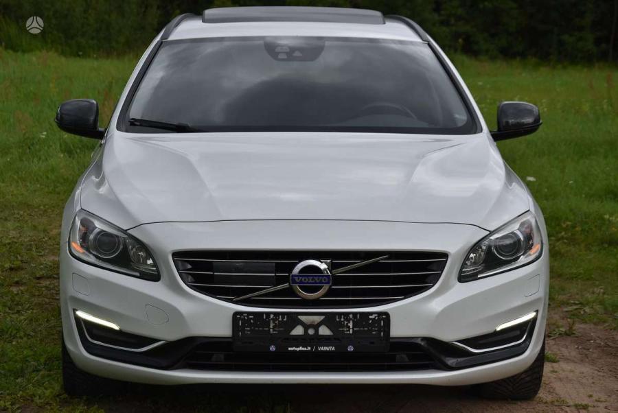 Balts Volvo V60 2014 Viļņa, ar dzinēja tilpumu 2.40 L un nobraukumu 269 tūkst. km par 6500 €, foto 6 vietnē AUTOMOTO.COM.LV