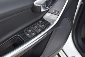 Balts Volvo V60 2014 Viļņa, ar dzinēja tilpumu 2.40 L un nobraukumu 269 tūkst. km par 6500 €, foto 13 vietnē AUTOMOTO.COM.LV