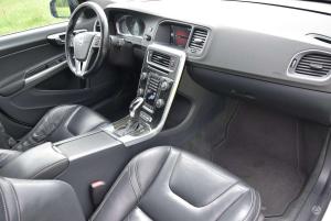 Balts Volvo V60 2014 Viļņa, ar dzinēja tilpumu 2.40 L un nobraukumu 269 tūkst. km par 6500 €, foto 14 vietnē AUTOMOTO.COM.LV