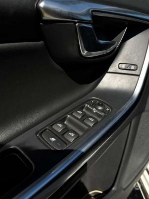 Balts Volvo V60 2014 Palanga, ar dzinēja tilpumu 1.97 L un nobraukumu 323 tūkst. km par 6450 €, foto 4 vietnē AUTOMOTO.COM.LV