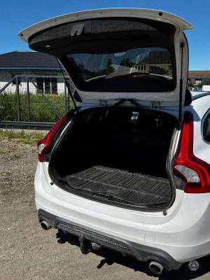 Balts Volvo V60 2014 Palanga, ar dzinēja tilpumu 1.97 L un nobraukumu 323 tūkst. km par 6450 €, foto 6 vietnē AUTOMOTO.COM.LV