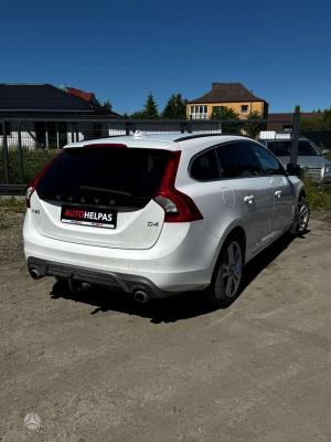 Balts Volvo V60 2014 Palanga, ar dzinēja tilpumu 1.97 L un nobraukumu 323 tūkst. km par 6450 €, foto 11 vietnē AUTOMOTO.COM.LV