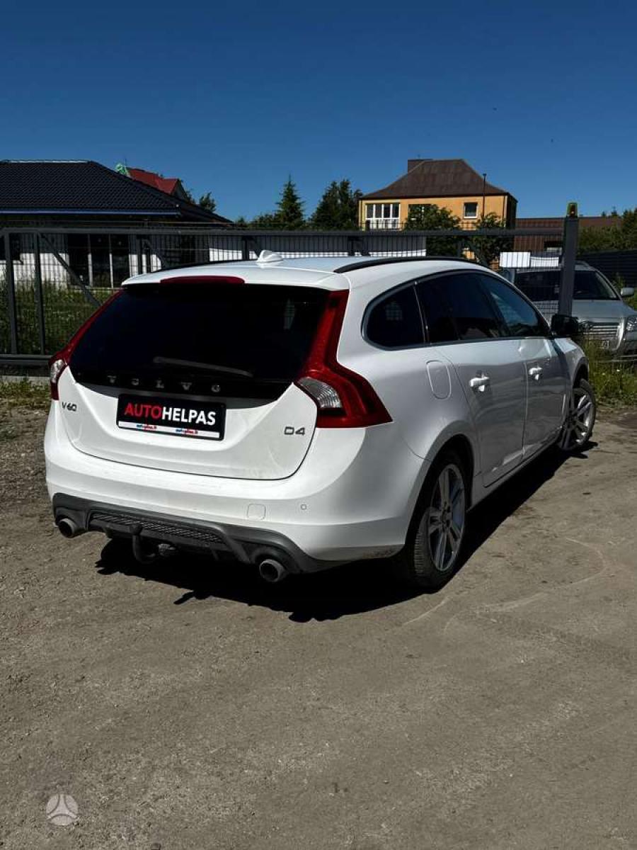 Balts Volvo V60 2014 Palanga, ar dzinēja tilpumu 1.97 L un nobraukumu 323 tūkst. km par 6450 €, foto 11 vietnē AUTOMOTO.COM.LV