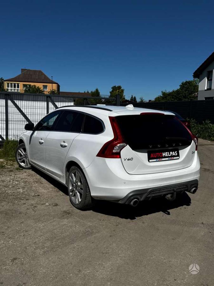 Balts Volvo V60 2014 Palanga, ar dzinēja tilpumu 1.97 L un nobraukumu 323 tūkst. km par 6450 €, foto 14 vietnē AUTOMOTO.COM.LV
