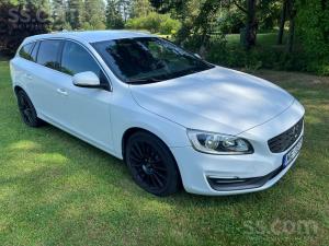 Белый Вольво B60 2014 в Рига, объемом двигателя 2.00 л и пробегом 276 тыс. км за 7500 €, фото  на AUTOMOTO.COM.LV