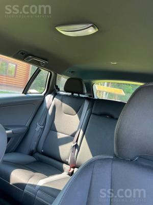 Balts Volvo V60 2014 Rīga, ar dzinēja tilpumu 2.00 L un nobraukumu 276 tūkst. km par 7500 €, foto 9 vietnē AUTOMOTO.COM.LV