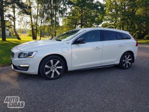 White Volvo V60 2014 in Vilnius, with an engine capacity of 2.40 L and mileage of 260 thousand km for 7800 €, photo 7 on AUTOMOTO.COM.LV