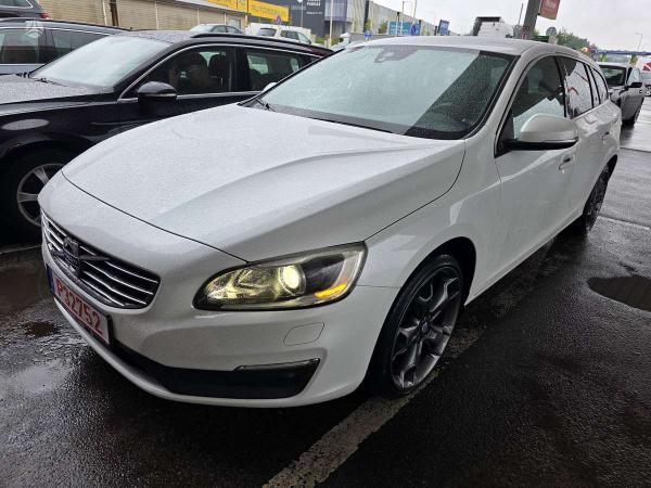 Balts Volvo V60 2014 Viļņa, ar dzinēja tilpumu 1.56 L un nobraukumu 268 tūkst. km par 6750 €, foto 2 vietnē AUTOMOTO.COM.LV