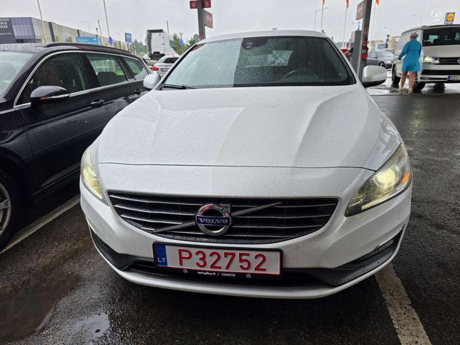 Balts Volvo V60 2014 Viļņa, ar dzinēja tilpumu 1.56 L un nobraukumu 268 tūkst. km par 6750 €, foto 4 vietnē AUTOMOTO.COM.LV