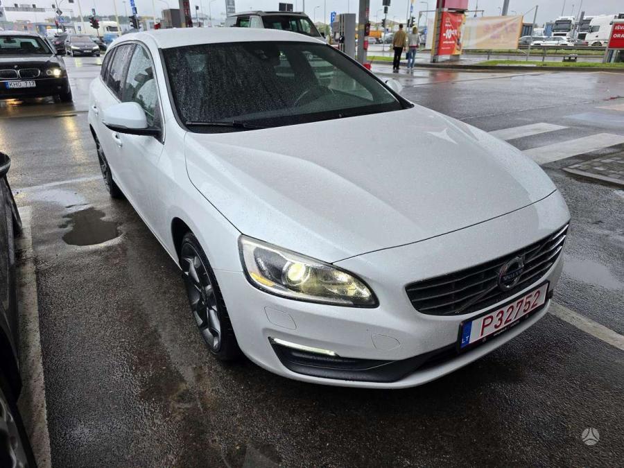 Balts Volvo V60 2014 Viļņa, ar dzinēja tilpumu 1.56 L un nobraukumu 268 tūkst. km par 6750 €, foto 5 vietnē AUTOMOTO.COM.LV