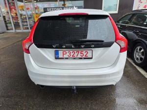 Balts Volvo V60 2014 Viļņa, ar dzinēja tilpumu 1.56 L un nobraukumu 268 tūkst. km par 6750 €, foto 7 vietnē AUTOMOTO.COM.LV