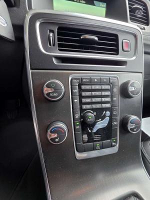 Balts Volvo V60 2014 Viļņa, ar dzinēja tilpumu 1.56 L un nobraukumu 268 tūkst. km par 6750 €, foto 12 vietnē AUTOMOTO.COM.LV