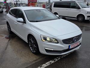 Balts Volvo V60 2014 Viļņa, ar dzinēja tilpumu 1.56 L un nobraukumu 268 tūkst. km par 6750 €, foto 13 vietnē AUTOMOTO.COM.LV
