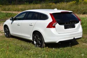 Balts Volvo V60 2014 Viļņa, ar dzinēja tilpumu 1.56 L un nobraukumu 268 tūkst. km par 6750 €, foto 3 vietnē AUTOMOTO.COM.LV