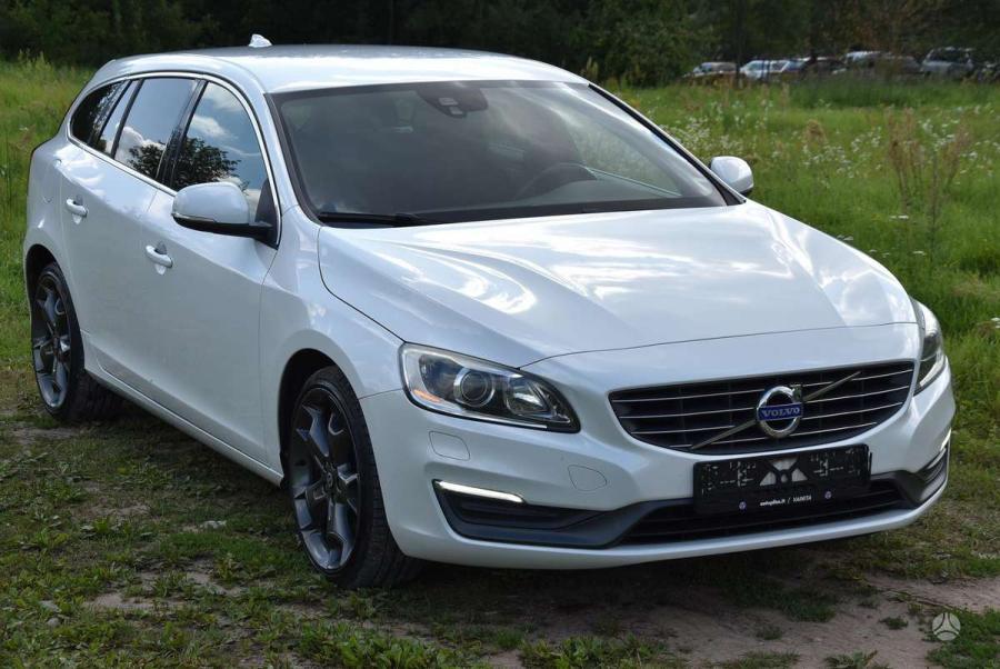 Balts Volvo V60 2014 Viļņa, ar dzinēja tilpumu 1.56 L un nobraukumu 268 tūkst. km par 6750 €, foto 7 vietnē AUTOMOTO.COM.LV