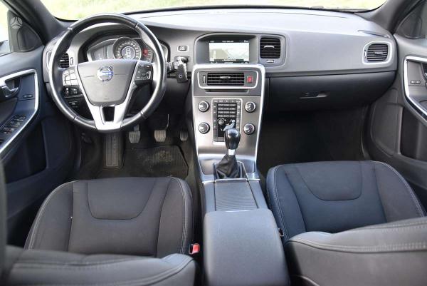 White Volvo V60 2014 in Vilnius, with an engine capacity of 1.56 L and mileage of 268 thousand km for 6750 €, photo 10 on AUTOMOTO.COM.LV