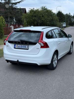 Balts Volvo V60 2014 Viļņa, ar dzinēja tilpumu 1.56 L un nobraukumu 350 tūkst. km par 4999 €, foto 5 vietnē AUTOMOTO.COM.LV