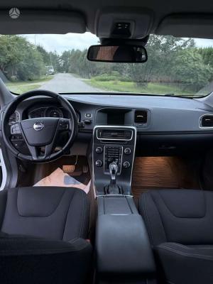 Balts Volvo V60 2014 Viļņa, ar dzinēja tilpumu 1.56 L un nobraukumu 350 tūkst. km par 4999 €, foto 6 vietnē AUTOMOTO.COM.LV