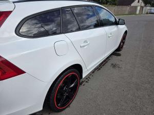 Balts Volvo V60 2014 Kretinga, ar dzinēja tilpumu 1.60 L un nobraukumu 225 tūkst. km par 4300 €, foto 5 vietnē AUTOMOTO.COM.LV