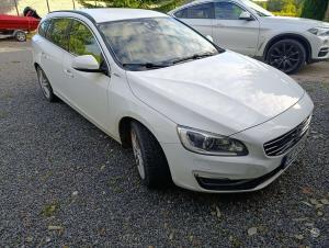 Balts Volvo V60 2014 Utena, ar dzinēja tilpumu 2.40 L un nobraukumu 260 tūkst. km par 5600 €, foto  vietnē AUTOMOTO.COM.LV